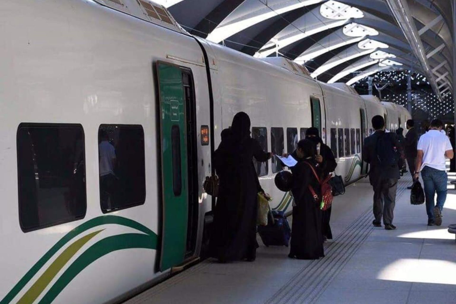 Umrah Pilgrims Provided High Speed Train Among Makkah & Madinah